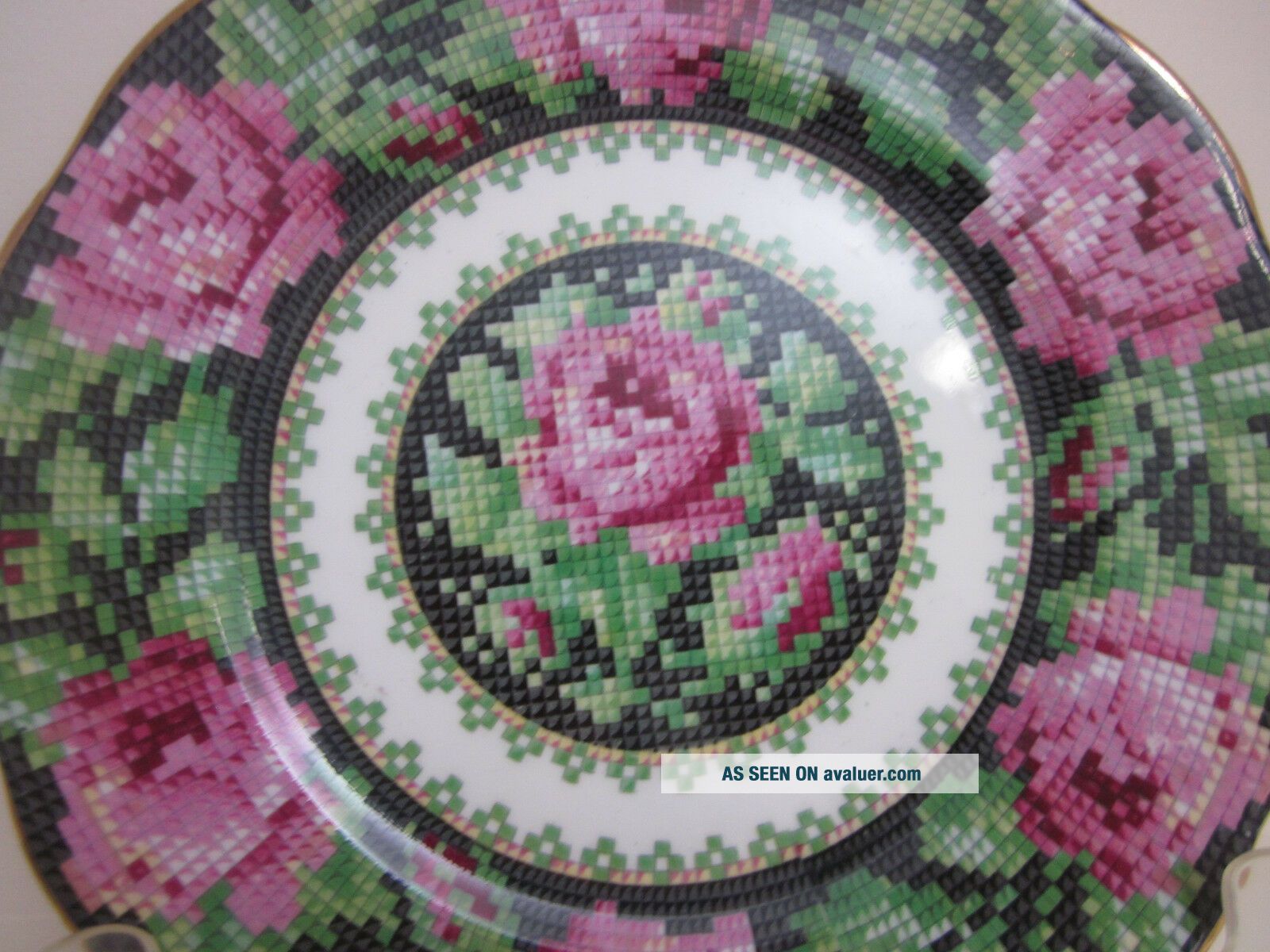 STUNNING VINTAGE ROYAL ALBERT NEEDLE POINT FINE BONE CHINA TRIO | #6878240