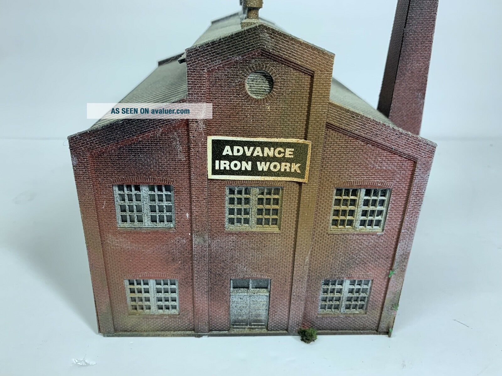 Vintage HO Scale Factory Iron Weathered Buikding | #6896344