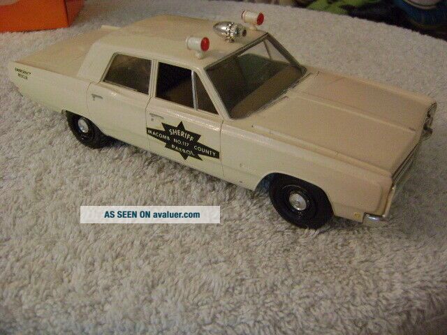Old 1/25 JoHan 1967 / 1968 Plymouth Police Car Kit / Professionally ...