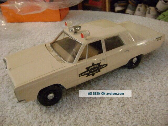 Old 1/25 JoHan 1967 / 1968 Plymouth Police Car Kit / Professionally ...