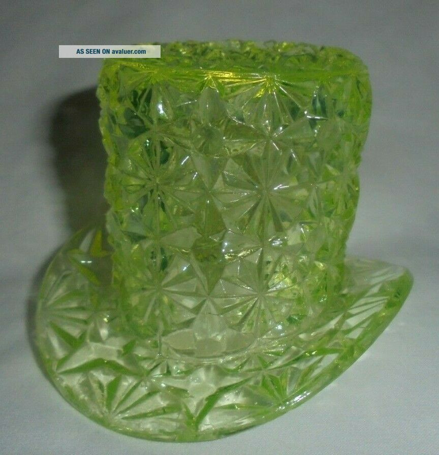 Vintage Fenton Daisy & Button Vaseline Glass Hat Figure | #6989596