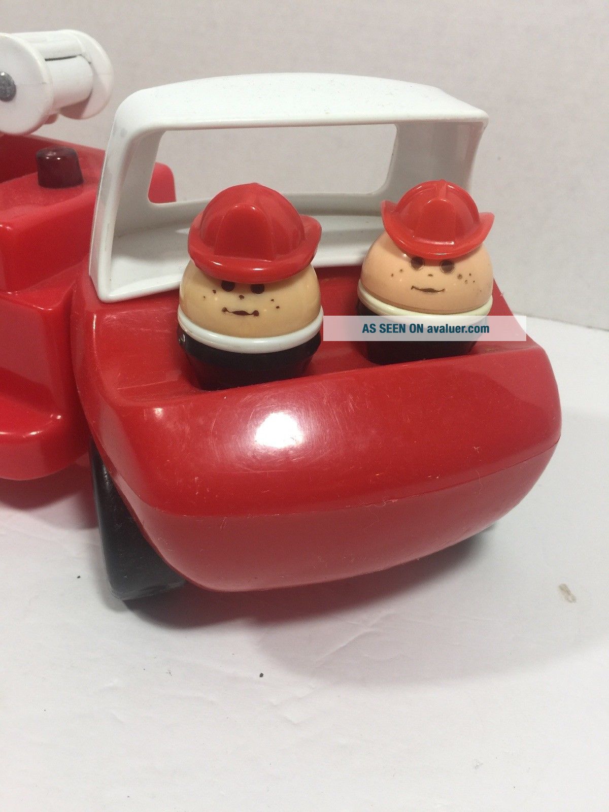 Vintage Little Tikes Toddle Tots Fire Truck Engine With 3 Figures ...