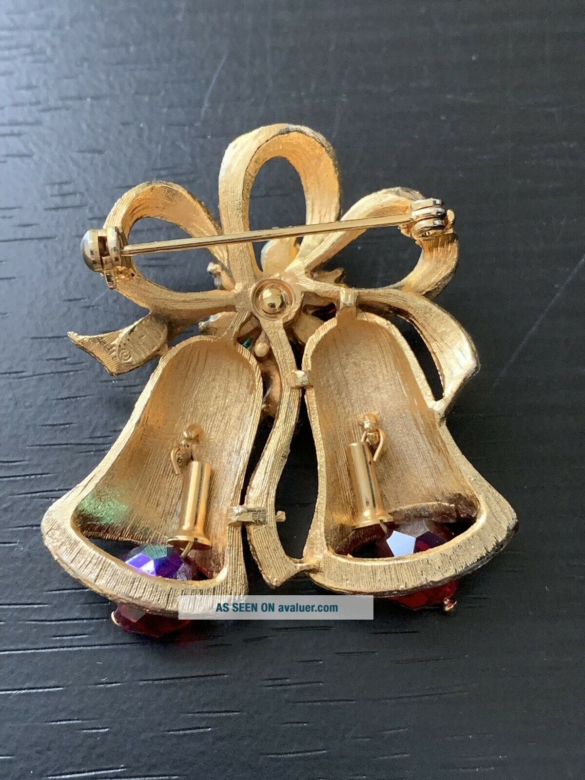 VINTAGE WEISS CHRISTMAS BELLS PIN BROOCH W/ RHINESTONE MOVEABLE CLAPPER ...