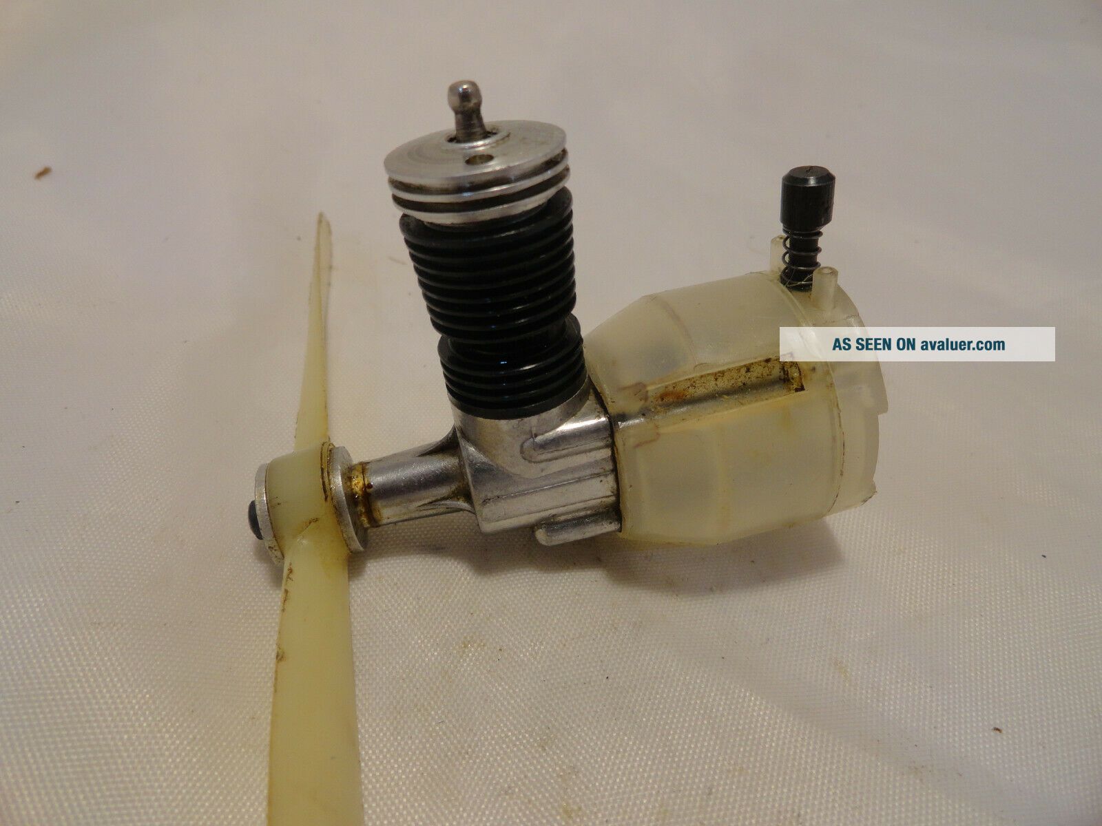 Vintage 1959 K&B Aurora Tornado. 049 Model Plane Engine W/Tank | #7222677