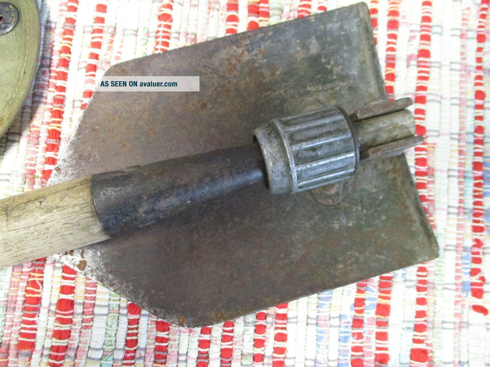 Vintage WW2 Army Folding Shovel Trench Tool W/Pouch | #7311344