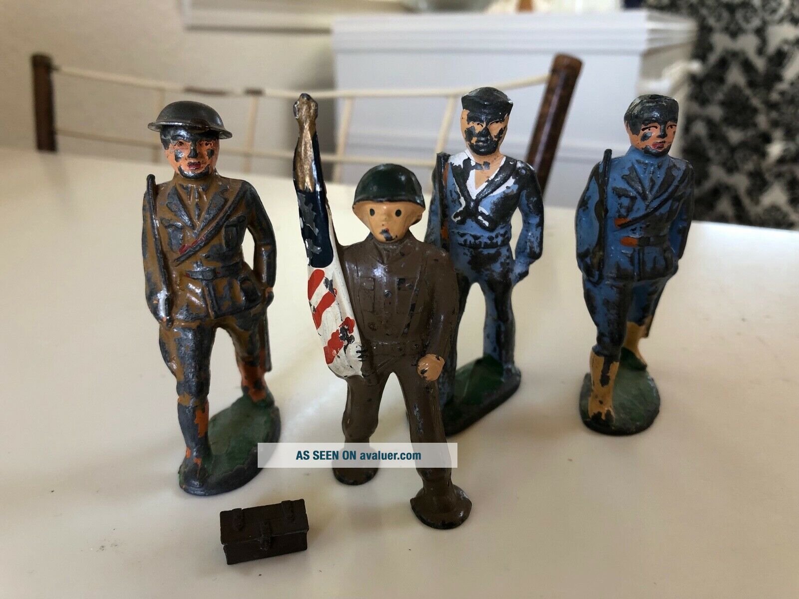 4 Vintage CAST IRON Metal Toy Army Men Soldiers Paint Made In USA ...