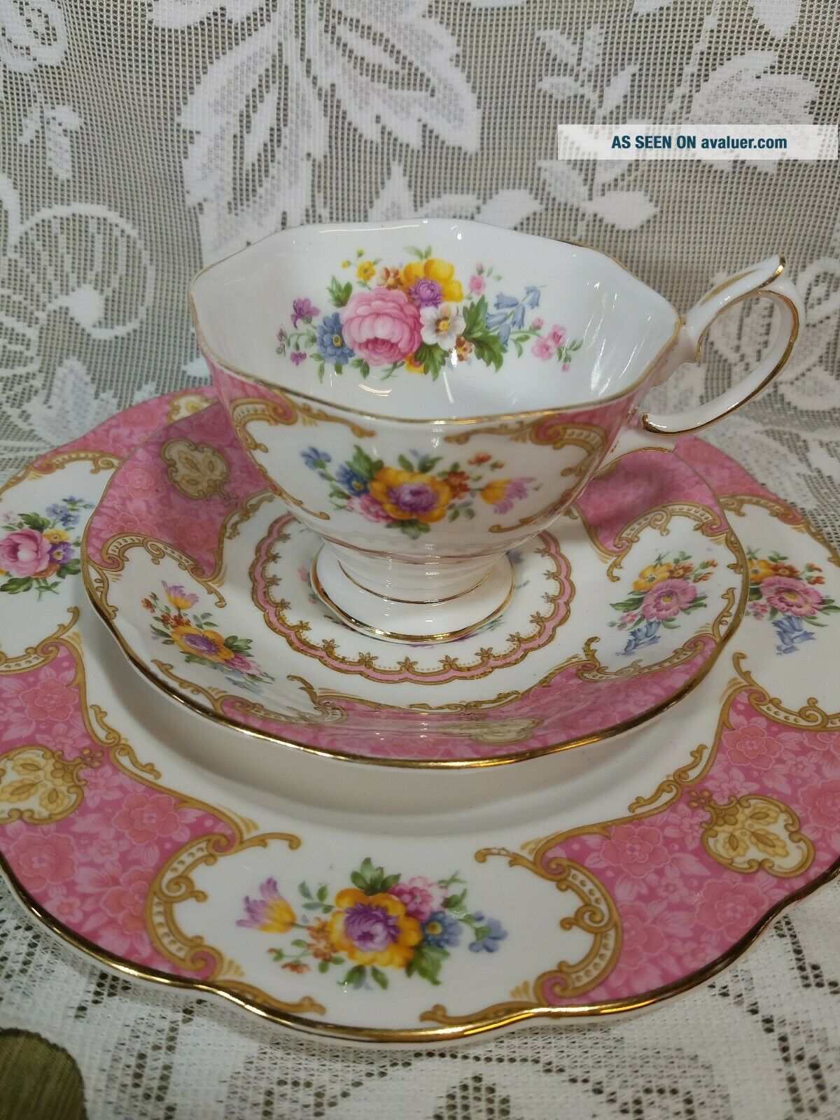 VINTAGE ROYAL ALBERT FINE BONE CHINA LADY CARLYLE TEA CUP SAUCER AND ...