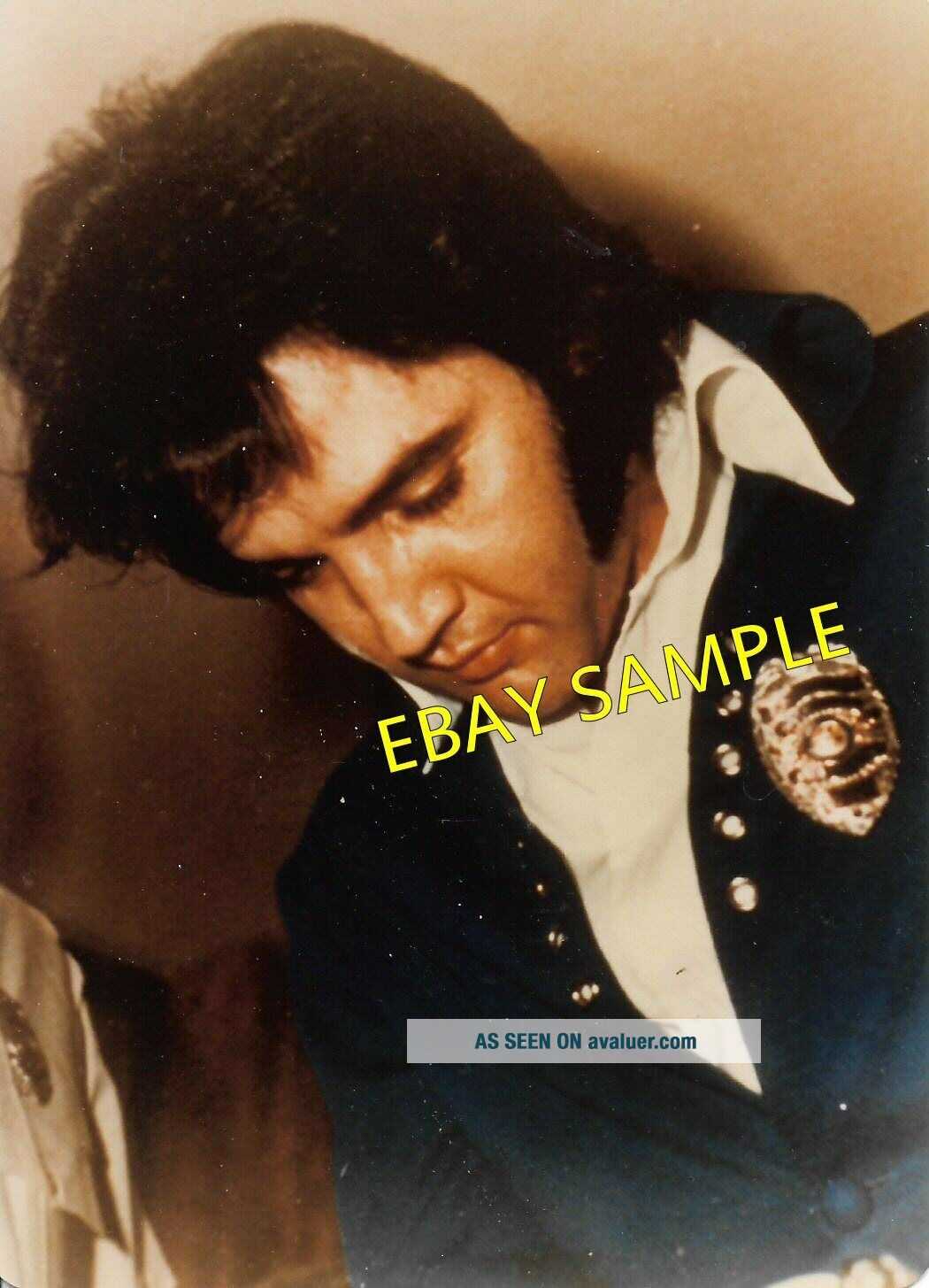 VINTAGE ELVIS CANDID PHOTO ABOARD CHARTERED PLAN MACON 4/16/72 FAN SHOT ...