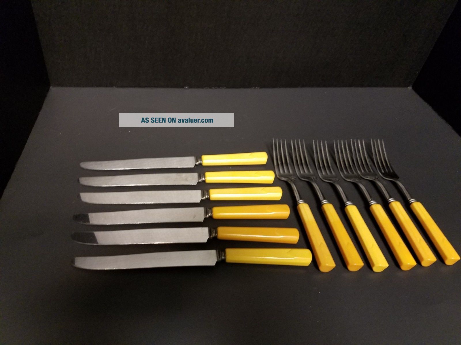 Vintage 12 Piece Stainless Steel Butterscotch Bakelite Handle Knives ...