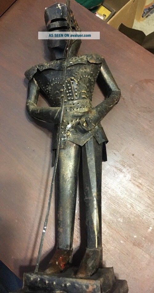 VTG. TIN METAL MEDIEVAL KNIGHT IN ARMOR STATUE ART SCULPTURE. 17 " TALL ...