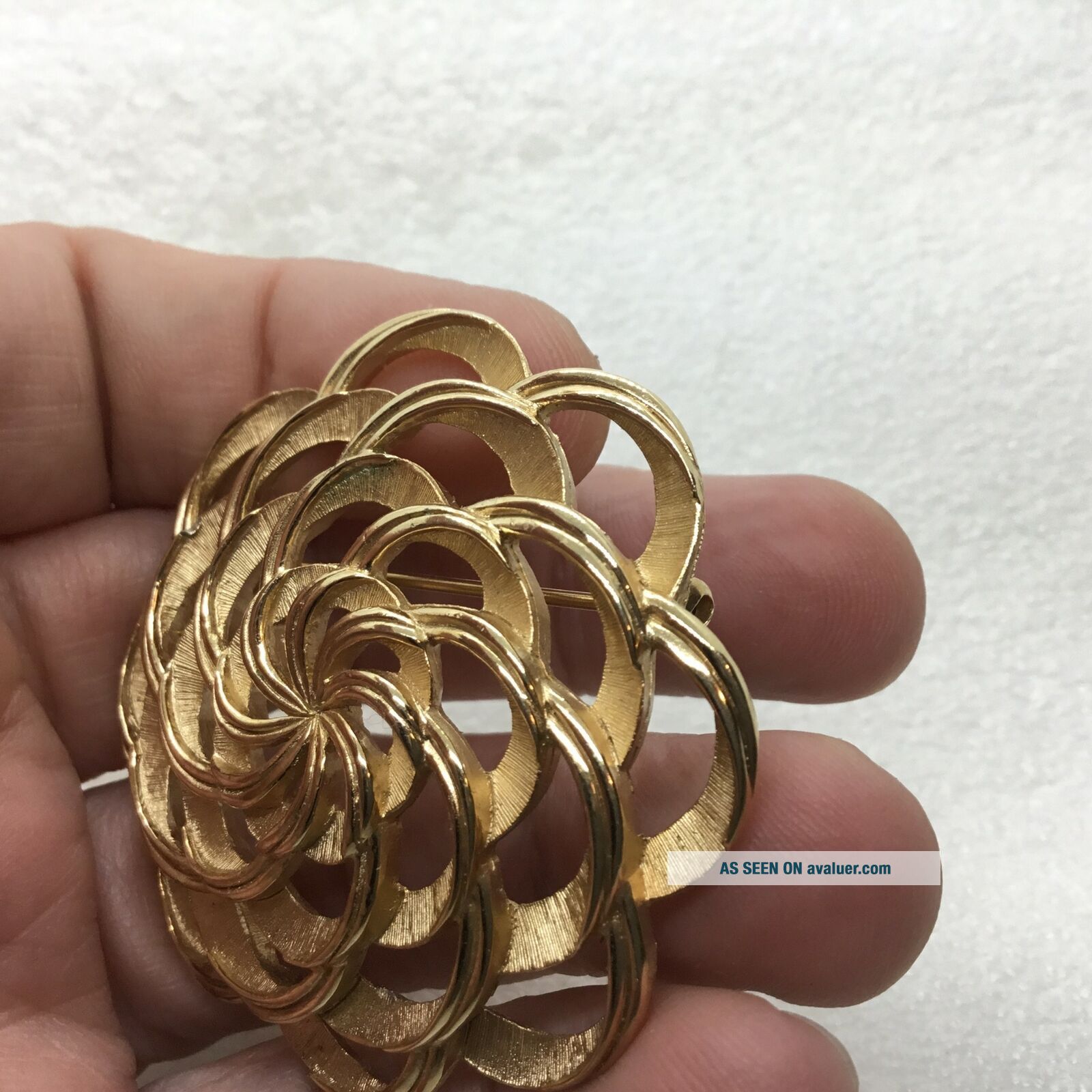Signed TRIFARI Vintage SPIRAL FLOWER BROOCH Pin Gold Tone Costume ...