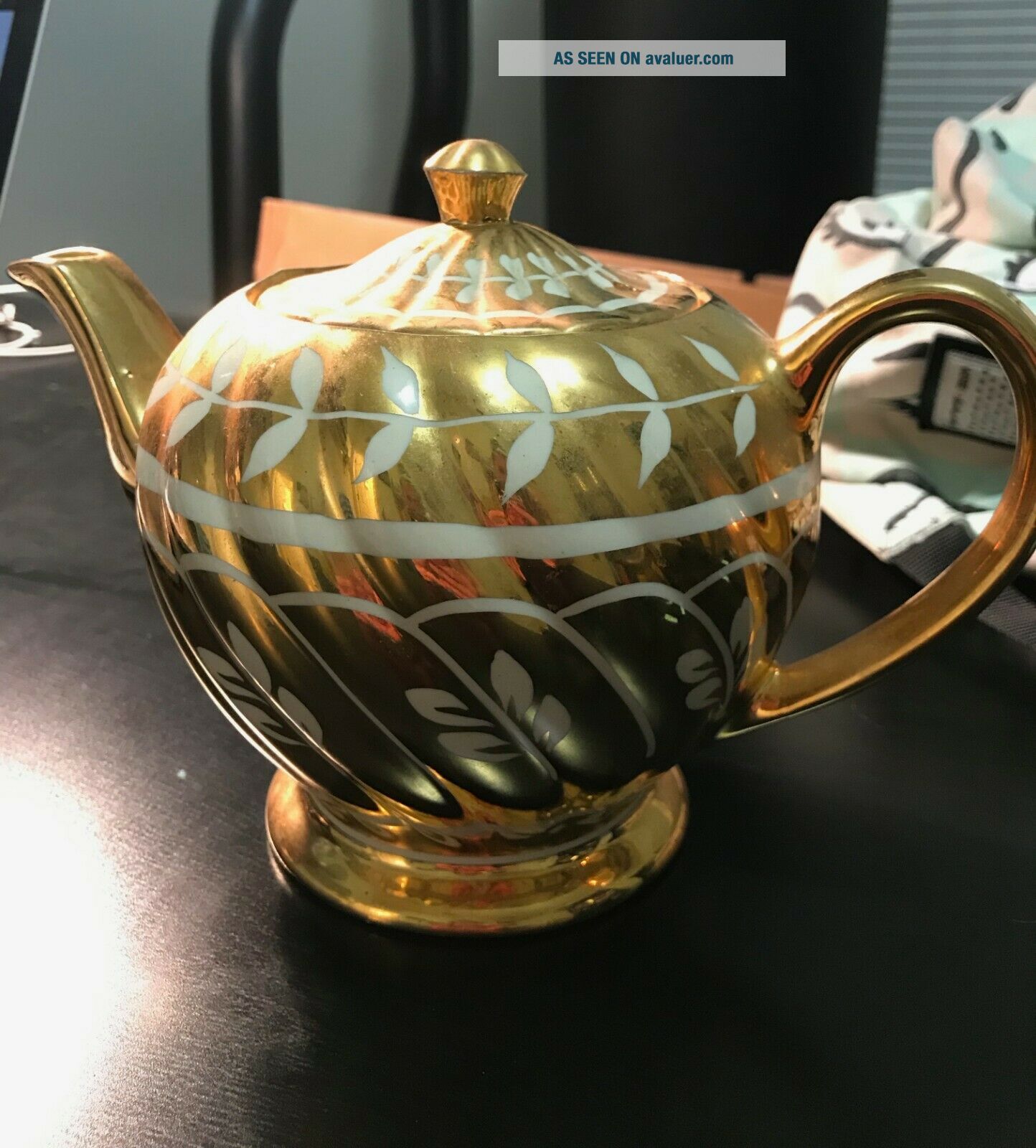 Gold Vintage Sadler Teapot With White Leaves 1601 England | #8084762