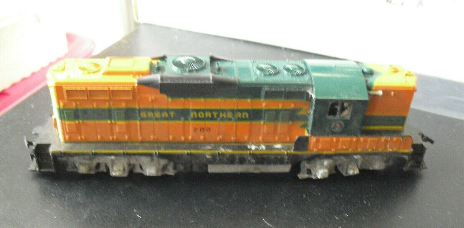Vintage HO Scale Rubber Band Drive Great Northern 200 Locomotive ...