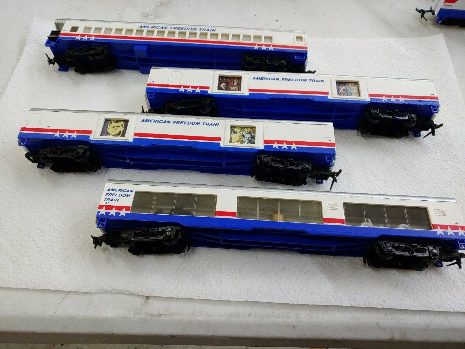 SET OF 4 LIONEL HO SCALE AMERICAN FREEDOM TRAIN CARS. | #21929195