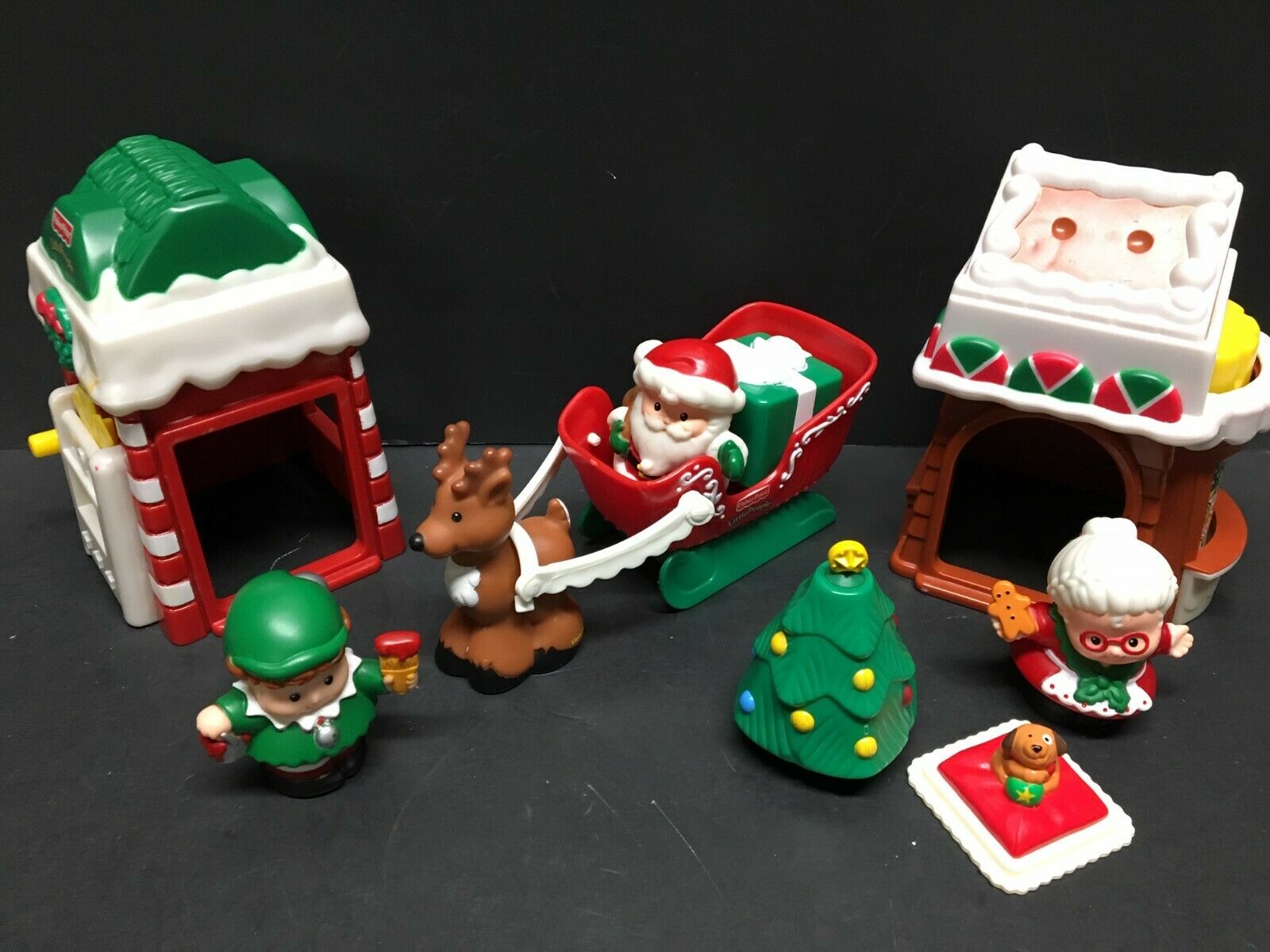 Fisher Price Little People Christmas Village Set Santa Reindeer Sleigh ...