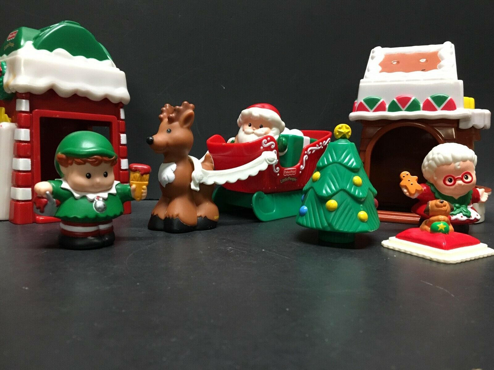 Fisher Price Little People Christmas Village Set Santa Reindeer Sleigh ...