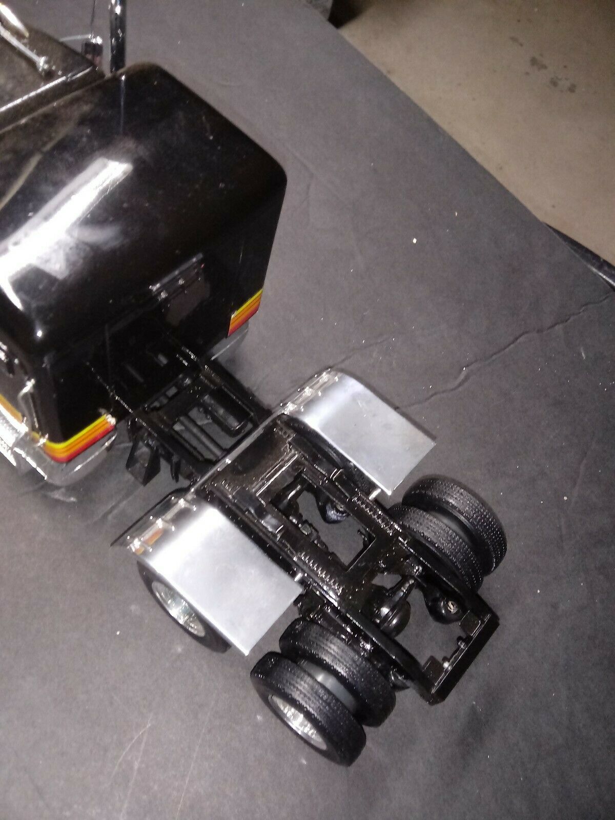 Revell 1/24 Scale Peterbilt 359 Black Metal Model Truck/Trailer (needs ...