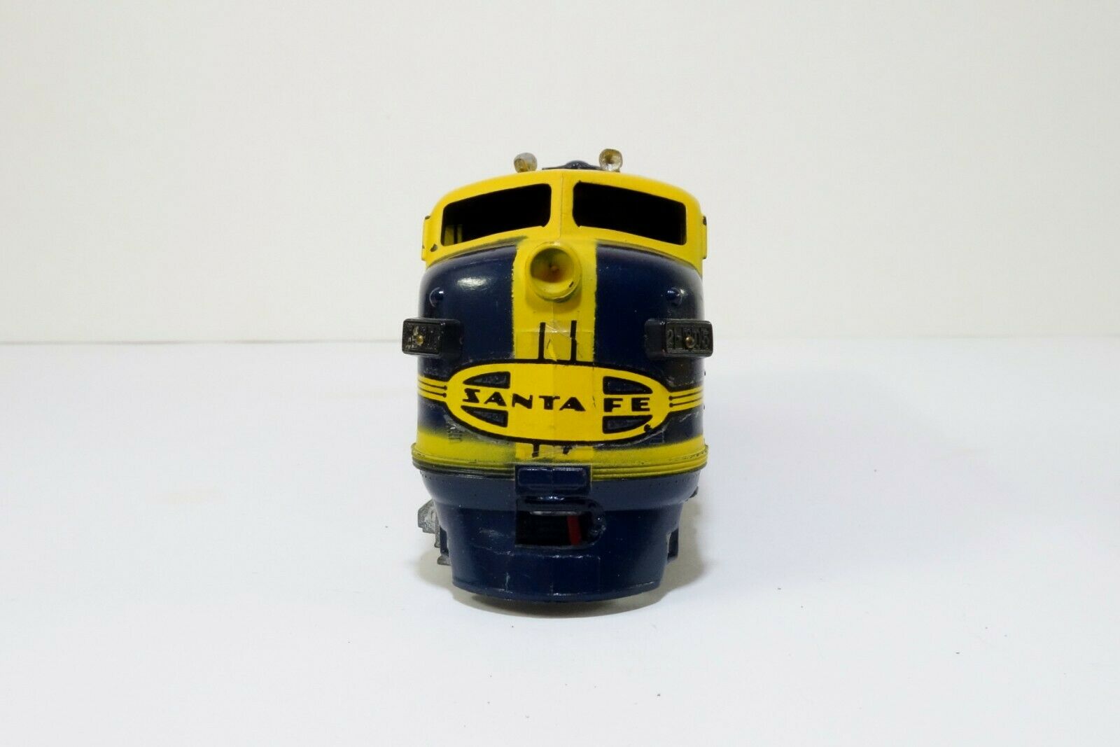 Santa Fe Diesel Locomotive HO Scale Train Engine Model Rubber Band ...
