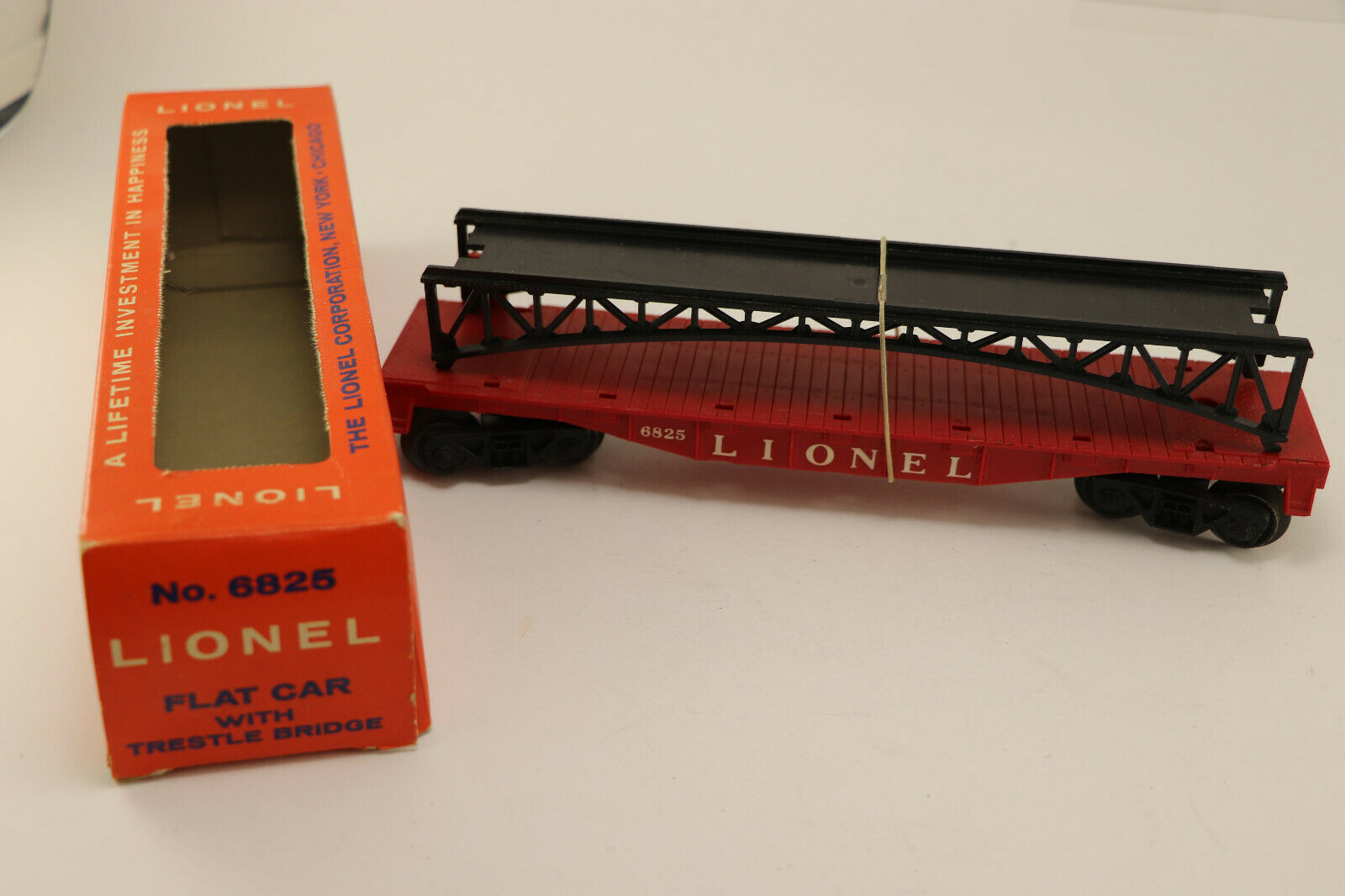 Lionel 6825 Flat Car With Black Trestle Bridge | #21827726