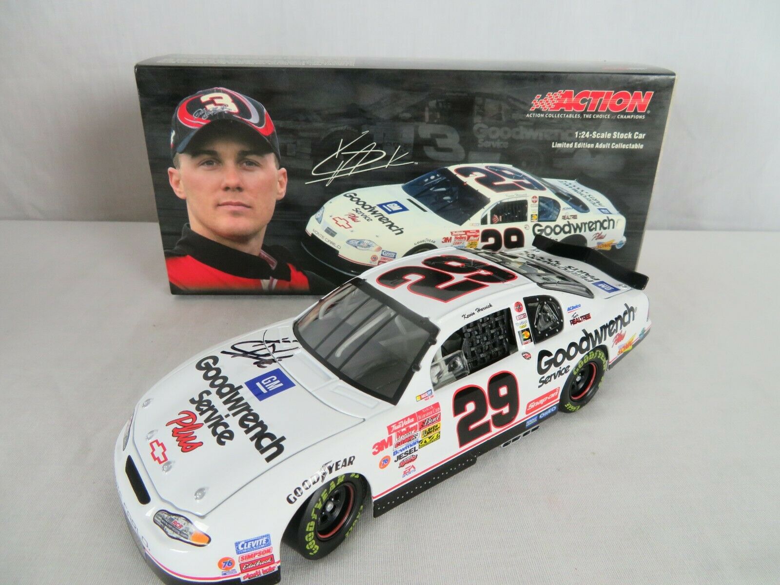 2004 Action Autograph Kevin Harvick 29 01 ' GM Goodwrench Black 1/24 ...