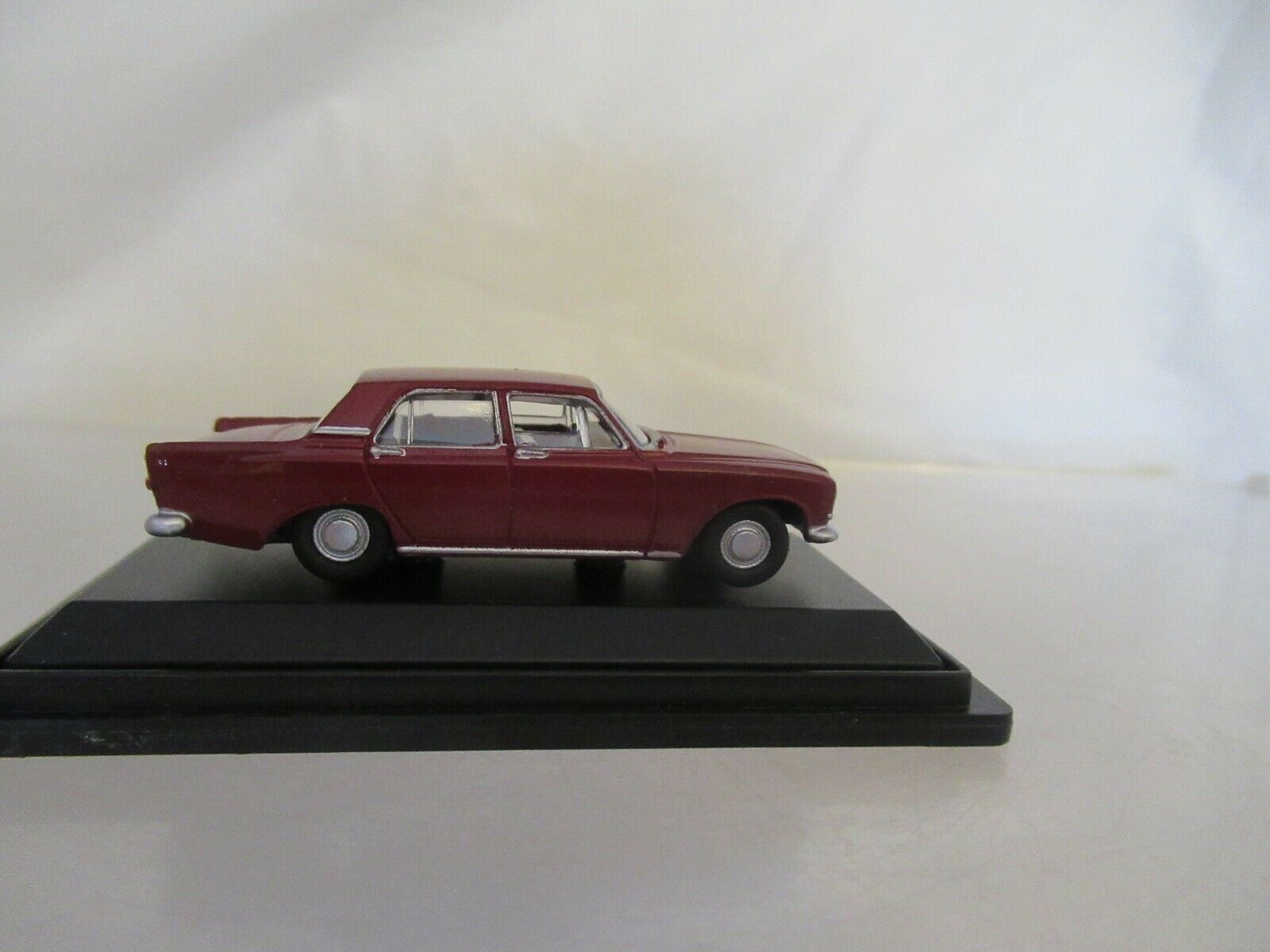 OXFORD RAILWAY SCALE FORD ZEPHYR IMPERIAL - MAROON SCALE 1:76 76ZEP005 ...