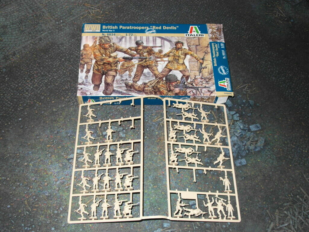 1/72 Scale Plastic British WW2 Infantry And RAF Personel | #21657977