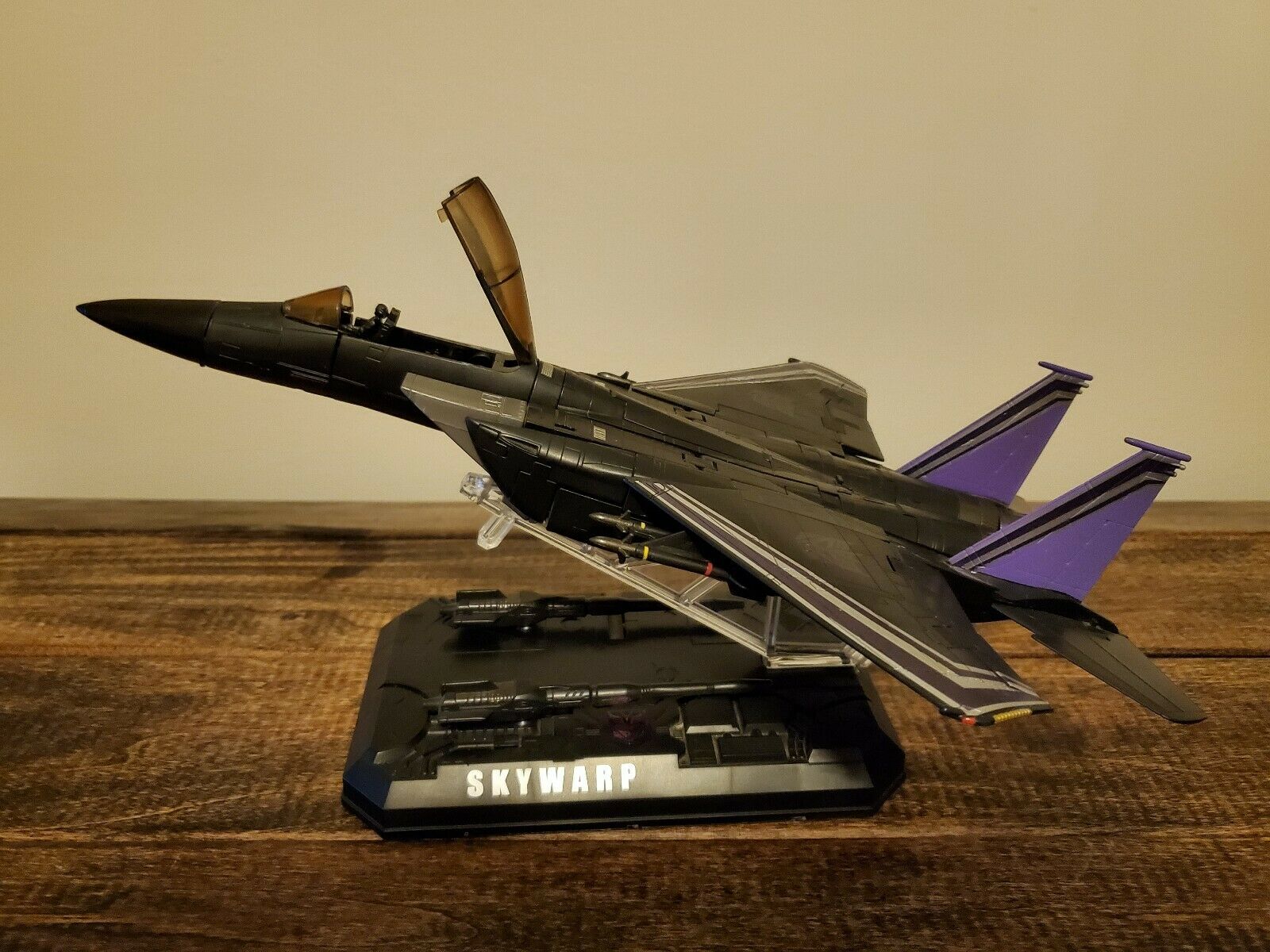 Hasbro Skywarp Transformers Universe Masterpiece Exclusive Action ...