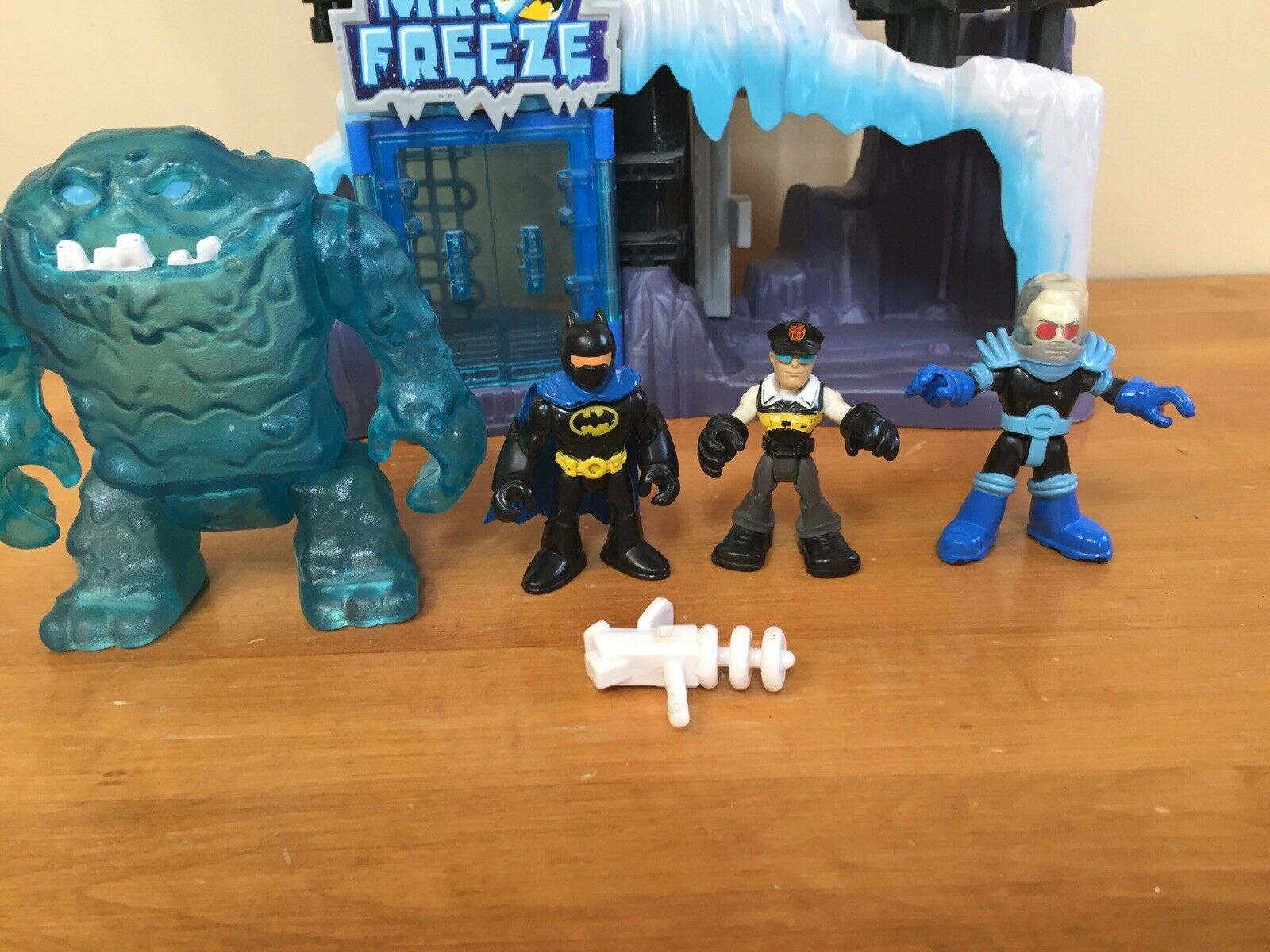 Fisher Price Imaginext Mr Freeze Headquarters Blue Clayface & Mr Freeze ...