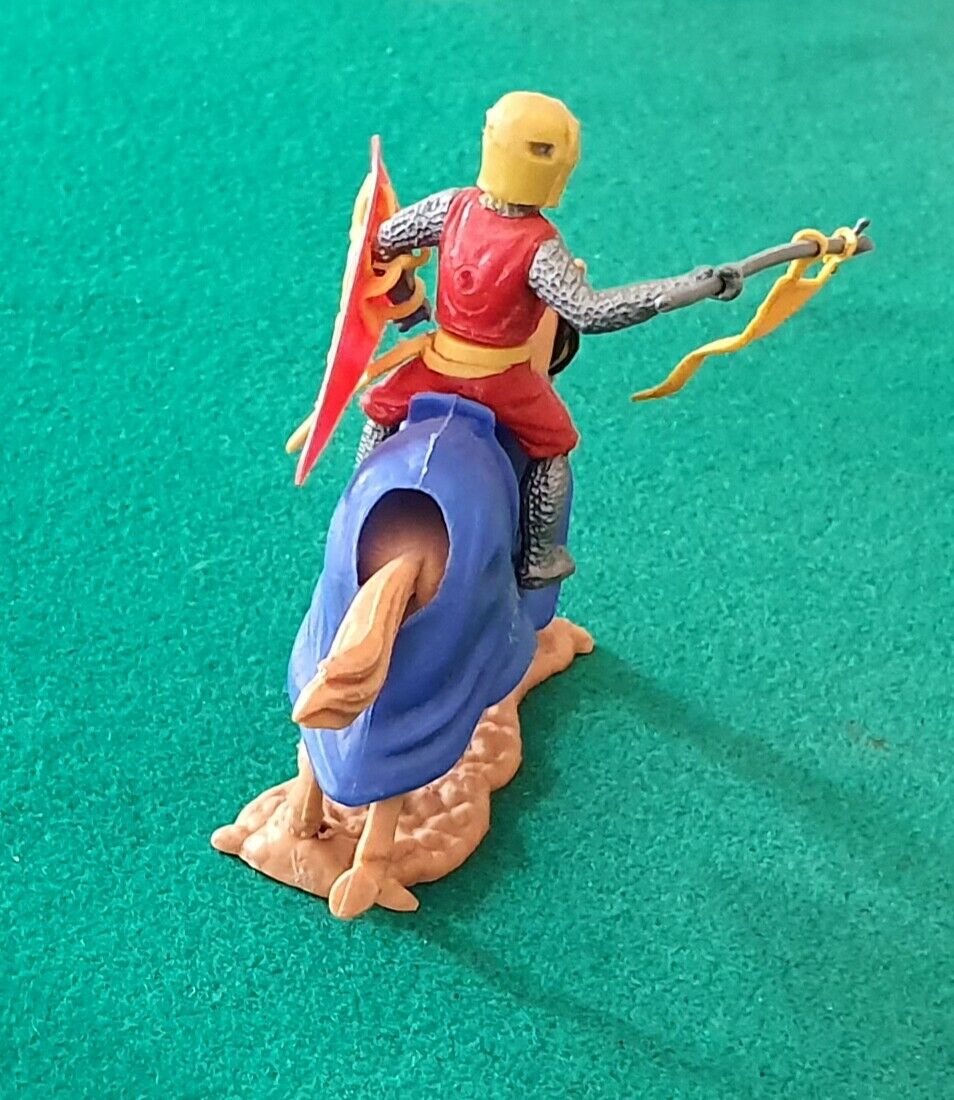 VINTAGE TIMPO TOYS MEDIEVAL KNIGHT FIGURE AND HORSE MADE IN GT. BRITAIN ...