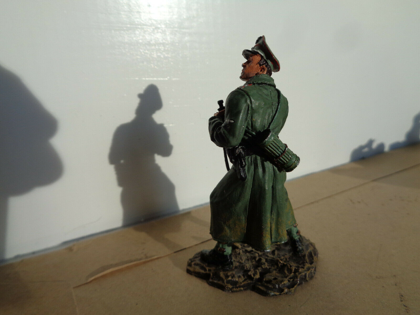 Thomas Gunn Miniatures, WW2 GERMAN Officer With Bynoculars, Lead ...