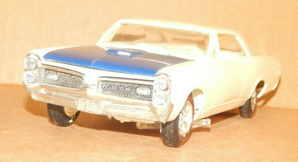 Old Screw Bottom 1/25? Scale 1967 Pontiac GTO BUILT Plastic Model Car ...