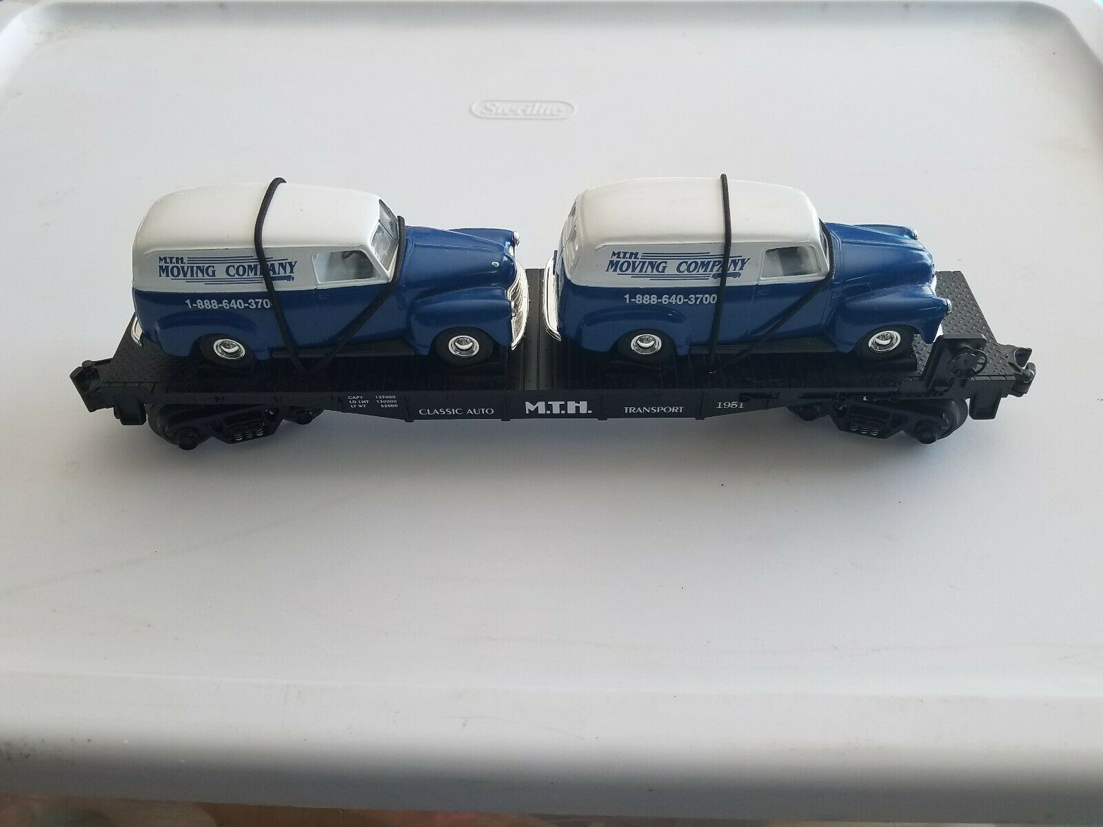 MTH RAIL KING AUTO TRANSPORT RAILROAD FLAT CAR W/2 - 1951 PANEL VANS ...