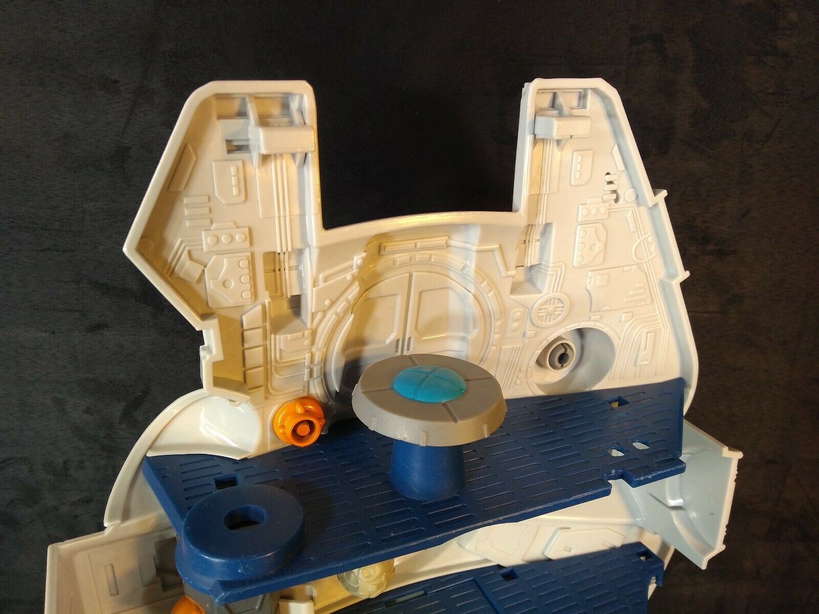 Hasbro Star Wars Galactic Heroes Millennium Falcon Playset With Anakin ...