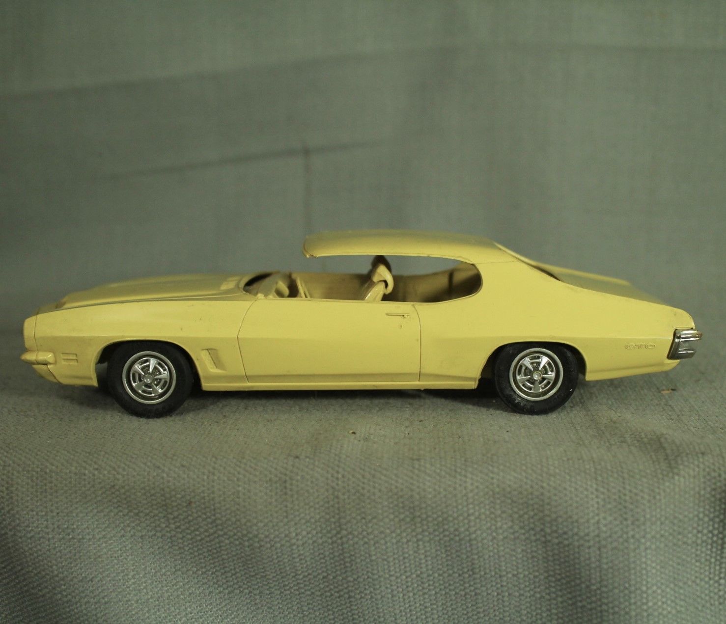 Vintage 1972 Pontiac GTO Dealer Promo Promotional Toy Car Model | #21119360