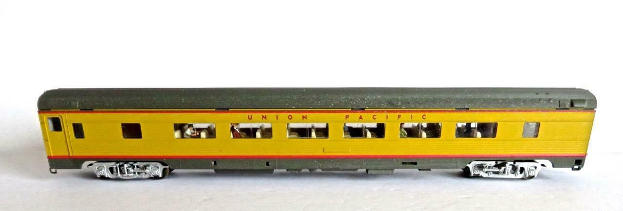 HO Scale Kato Union Pacific Coach With Passengers | #22341096