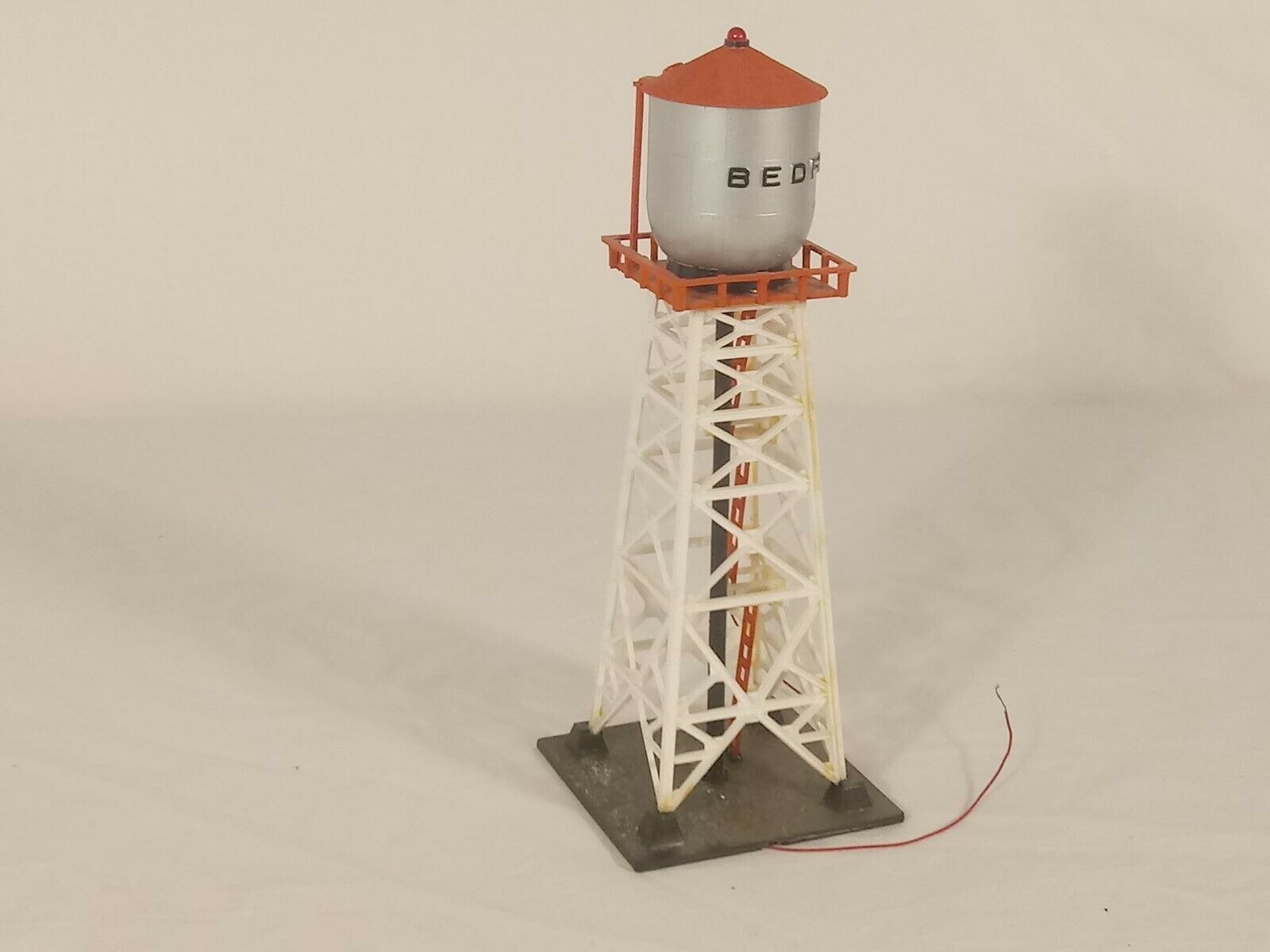 HO Scale Life Like Bedford Water Tower 08705 With Blinking Light ...