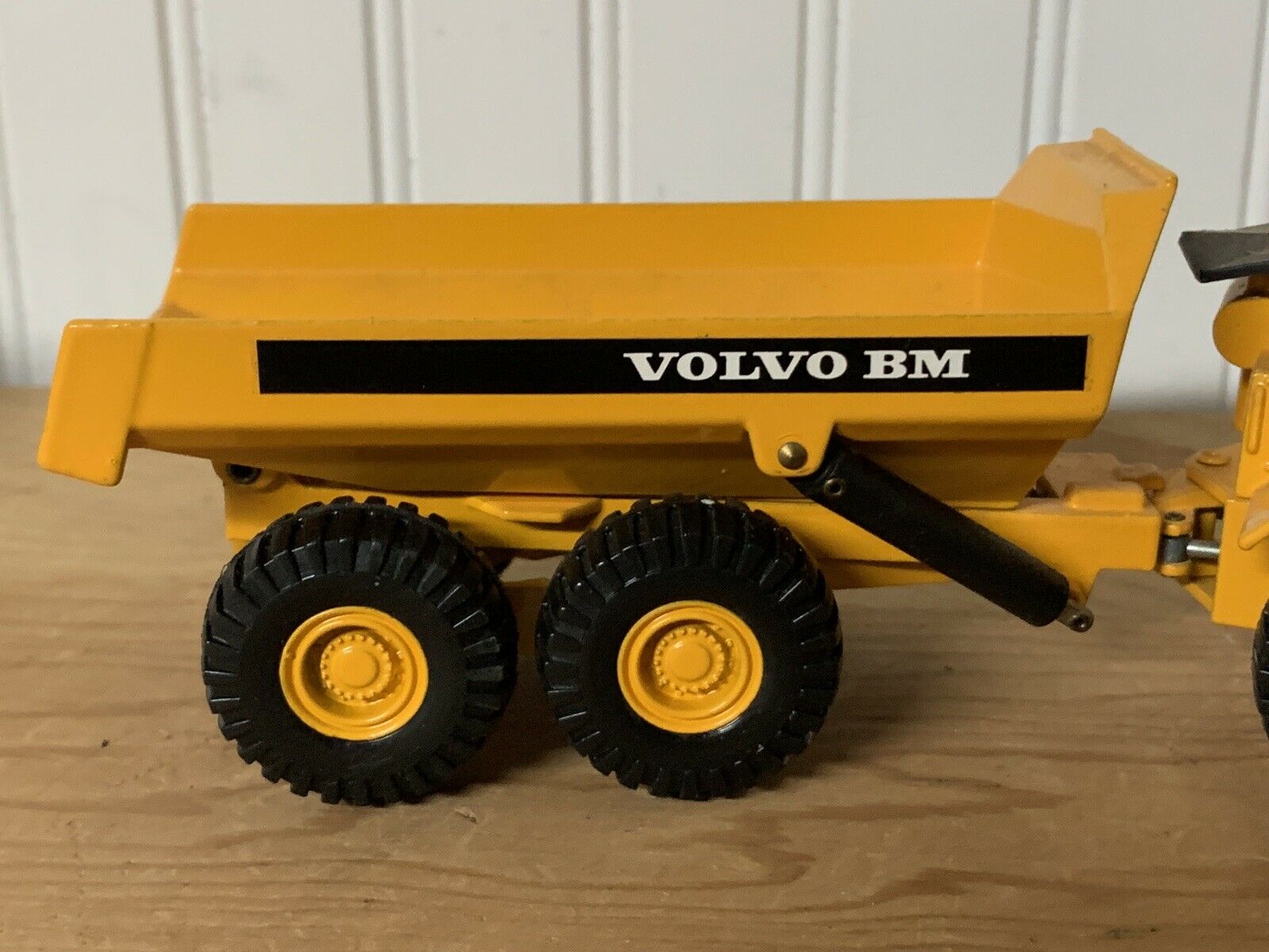 Joal Compact Diecast - Volvo BM A - 35 Articulated Dump Truck 1/50 ...