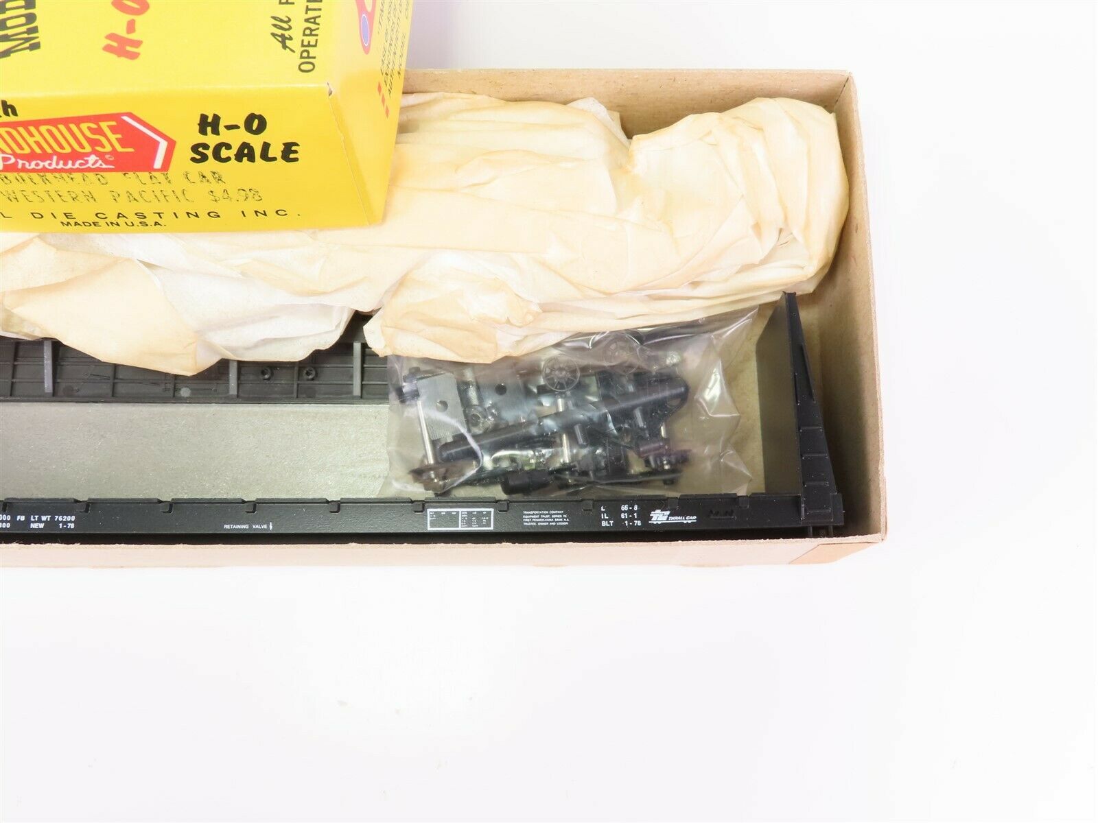 HO Scale Roundhouse MDC Kit 1312 WP Western Pacific 60 ' Bulkhead Flat ...