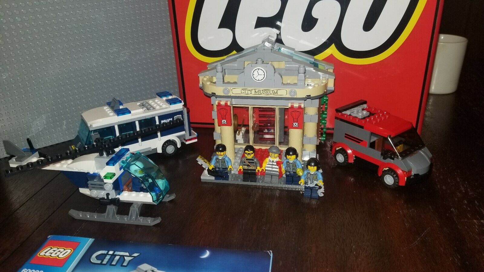Lego City Museum Break - In (60008) - Complete W/ Minifigures Manuals ...