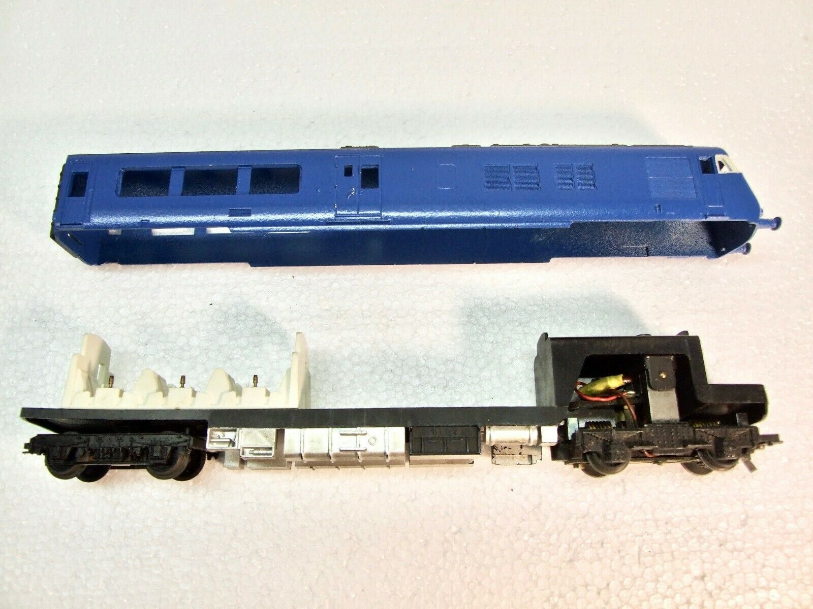 HO Scale Tri - Ang Blue Locomotive Engine W/ Dining Compartment | #21014935