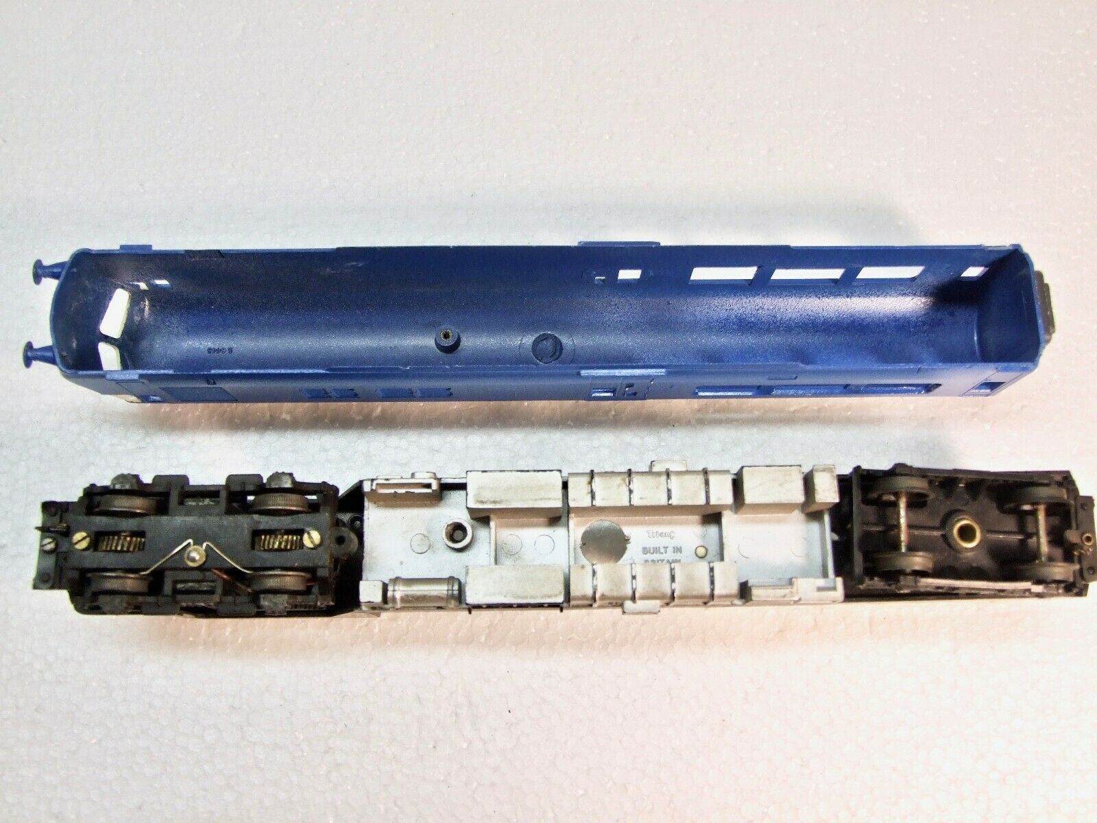 HO Scale Tri - Ang Blue Locomotive Engine W/ Dining Compartment | #21014935