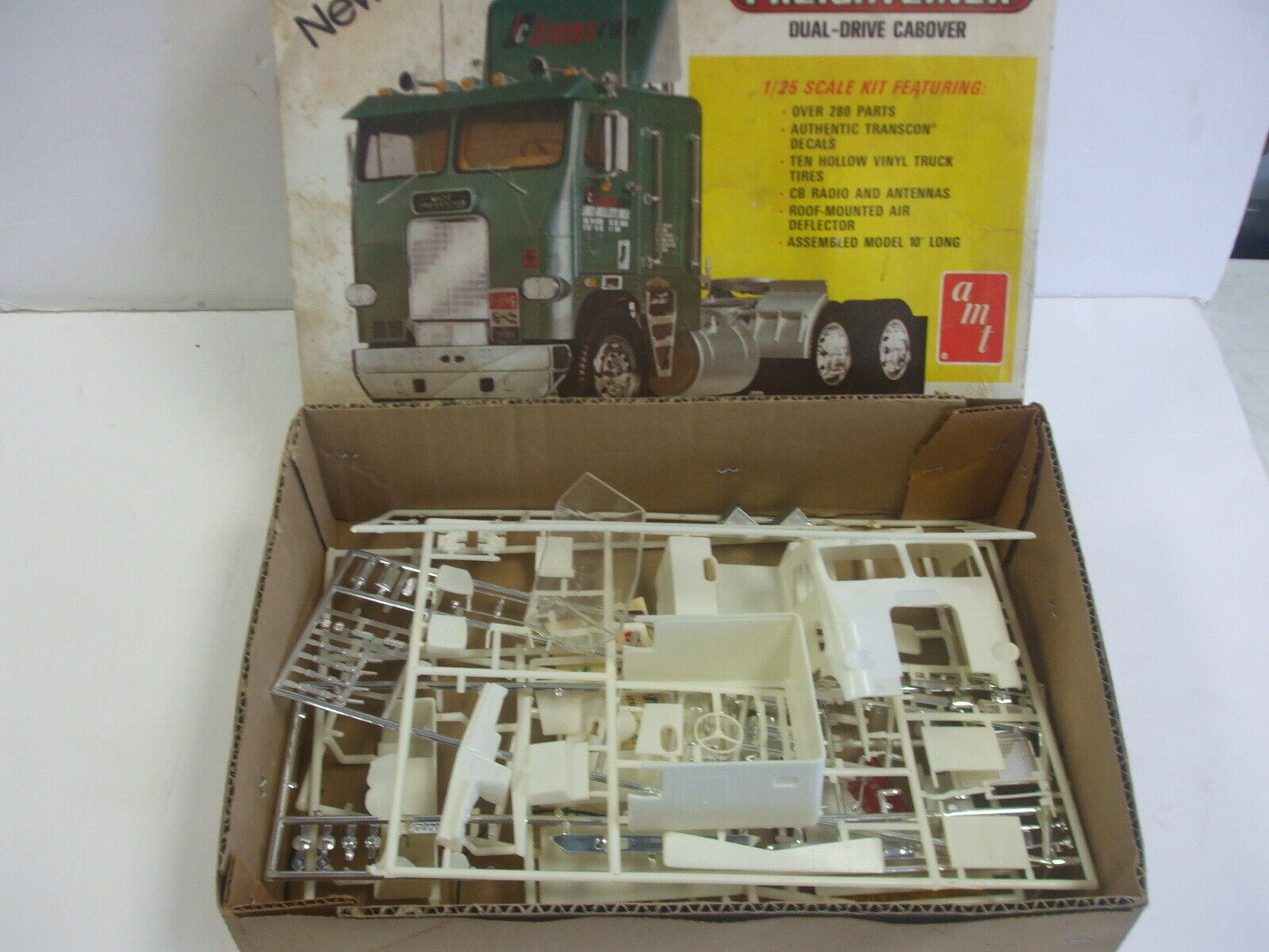 Vintage AMT 1:25 White Freightliner Daul - Drive Cabover Truck Model ...