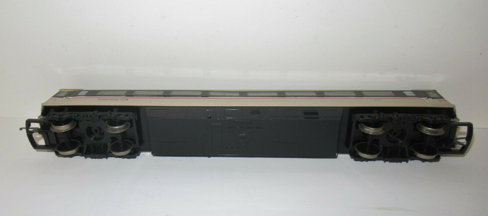 Hornby HO/OO Scale InterCity 125 Passenger Car With Interior | #20927212
