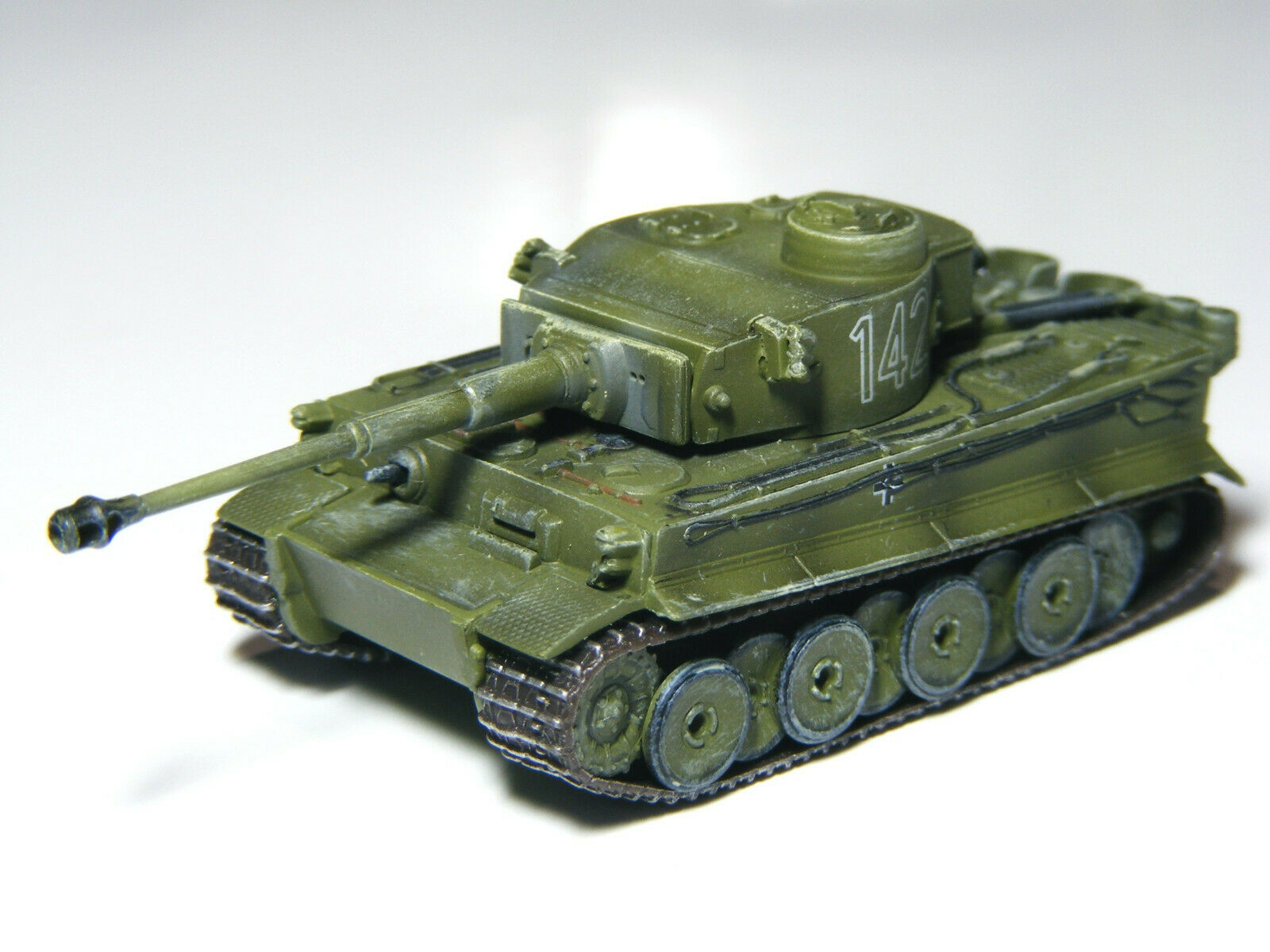 DRAGON 1:144 Scale WWII TIGER 1 German Heavy Tank Initial Production ...