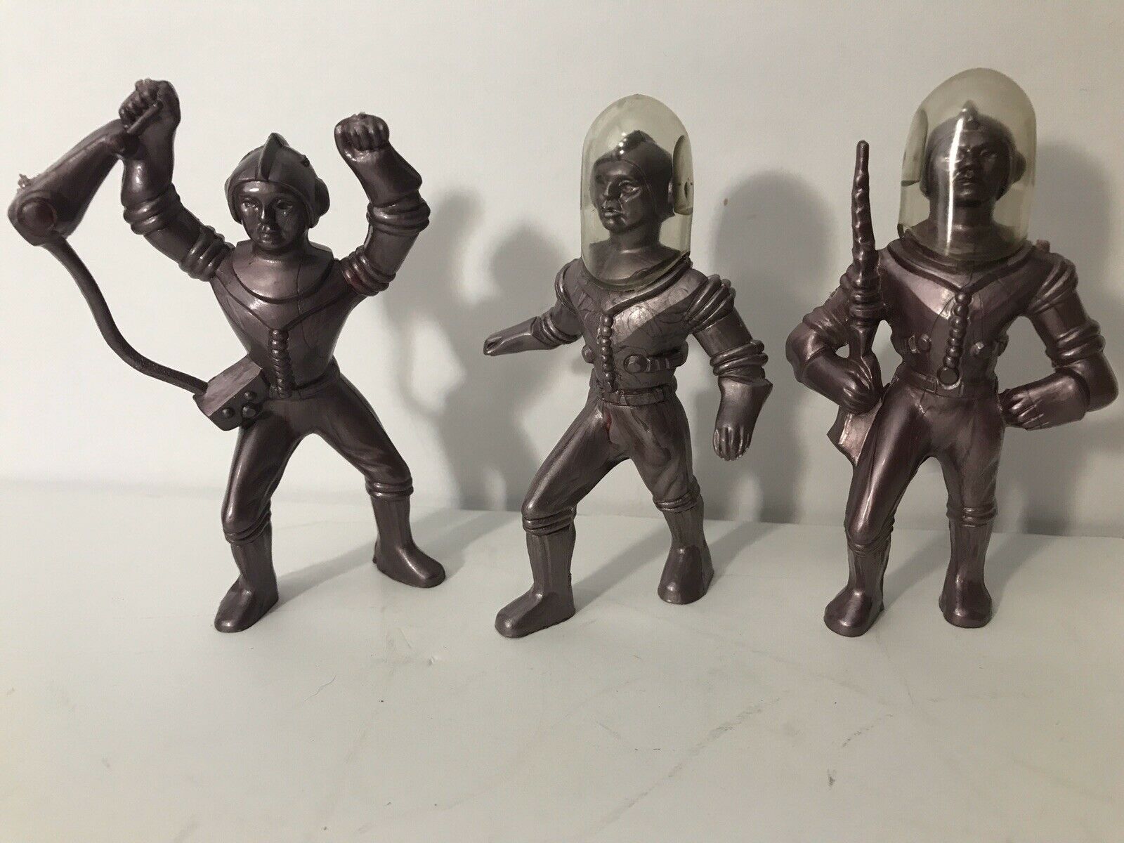 3 RARE ARCHER 1950’s Hard Plastic Spacemen With Weapons/helmuts Purple ...