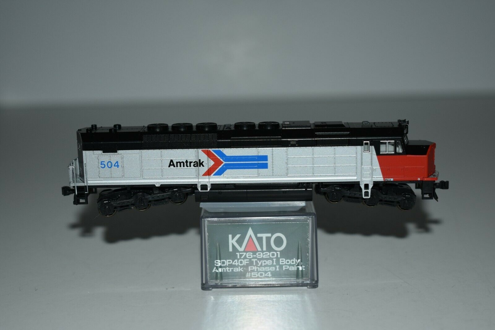 N Scale KATO 176 - 9201 Amtrak SDP40F Diesel Locomotive 504 C11304 ...