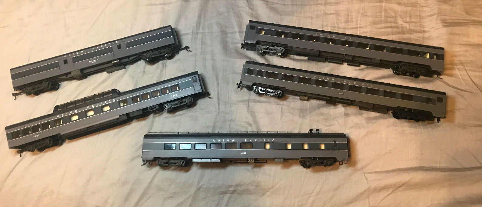 HO Scale Walthers Union Pacific UP Pullman Heavyweight Passenger Car ...