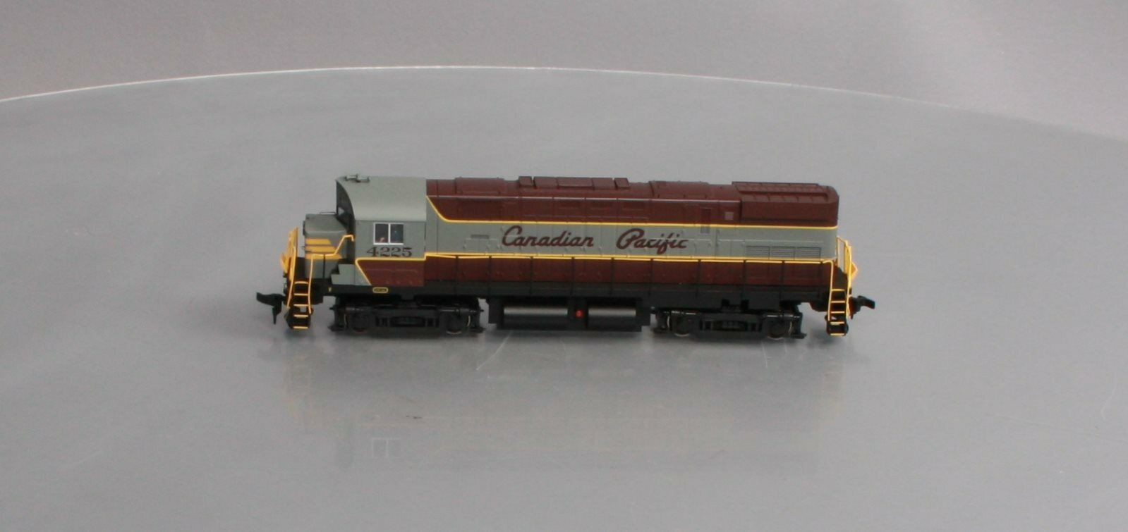 Atlas 10000219 HO Scale Canadian Pacific Alco/MLW C424 Diesel ...