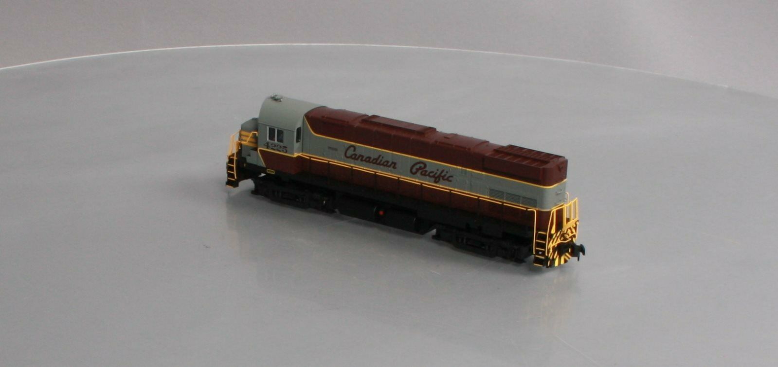 Atlas 10000219 HO Scale Canadian Pacific Alco/MLW C424 Diesel ...