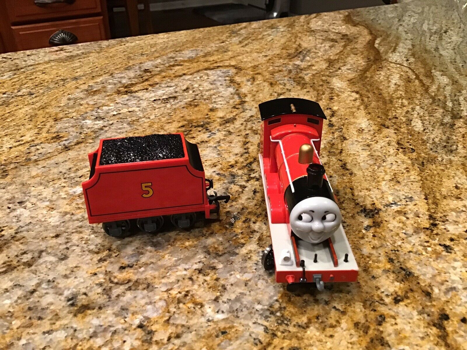 Bachmann HO Scale 58743 James The Red Engine (with Moving Eyes) (HO ...